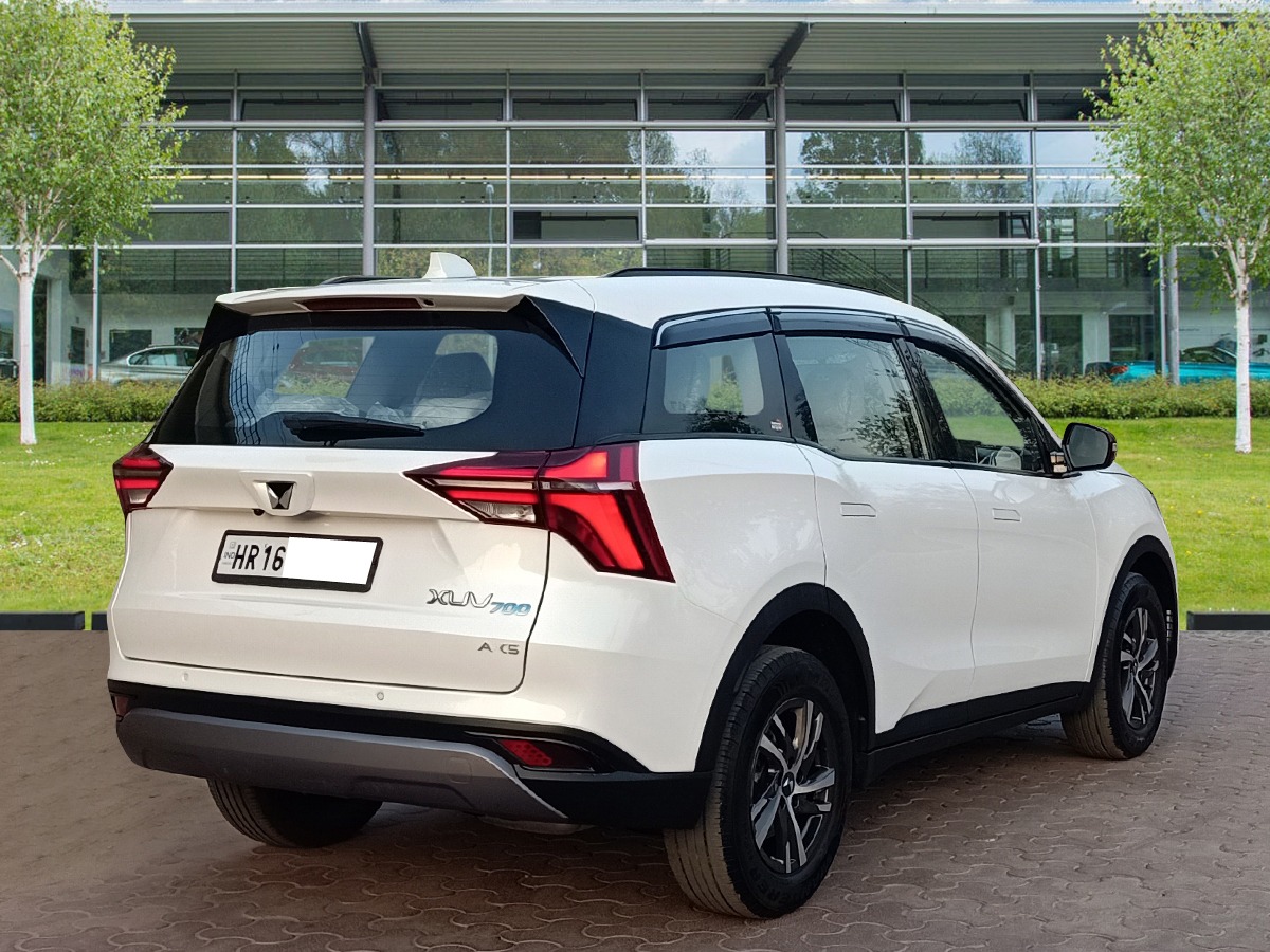 Used Mahindra XUV700 AX5 MT Petrol 7 STR in New Delhi 2022 model, India at Best Price.