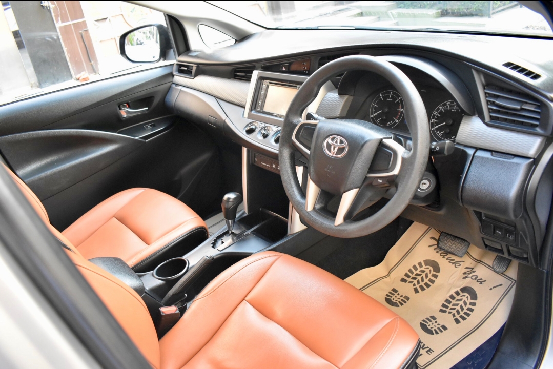 Used Toyota Innova Crysta 2.8 GX AT 7-Seater in Gurgaon 2017 model ...