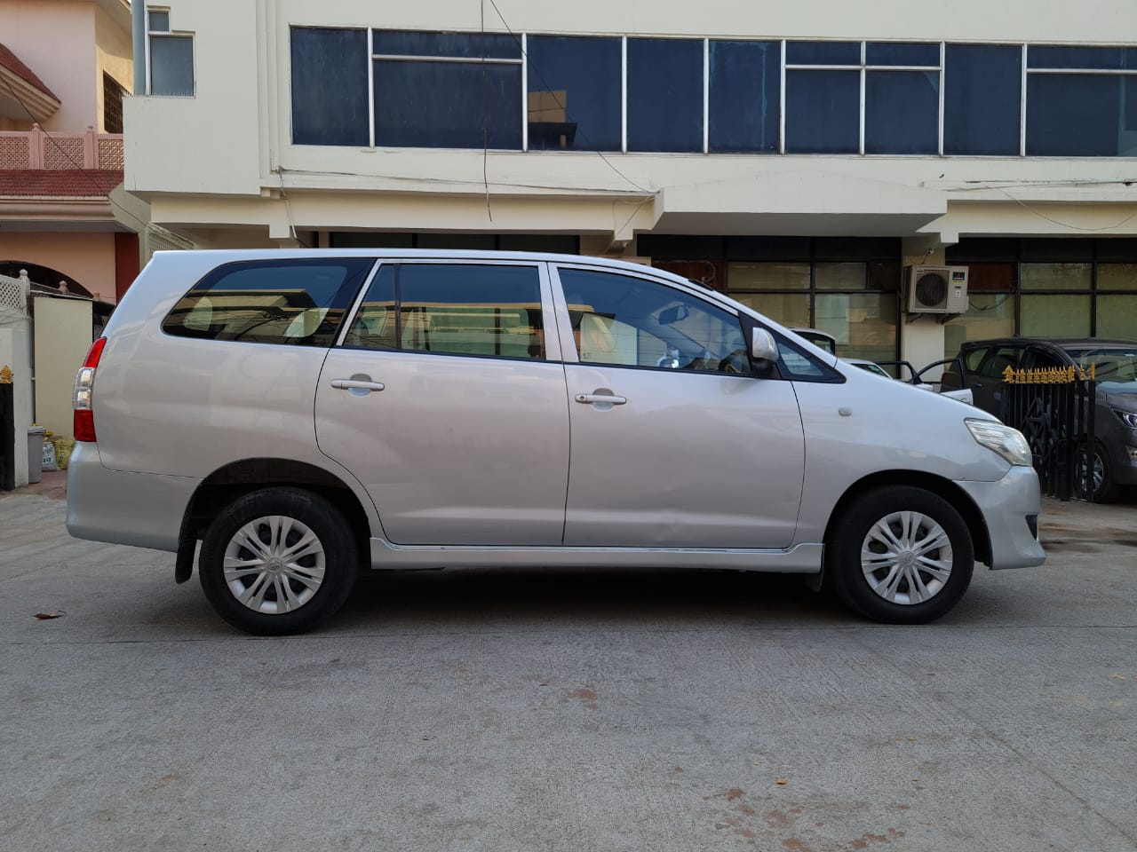 Used Toyota Innova 2.5 GX 7 Seater Diesel in Dungarpur 2013 model ...