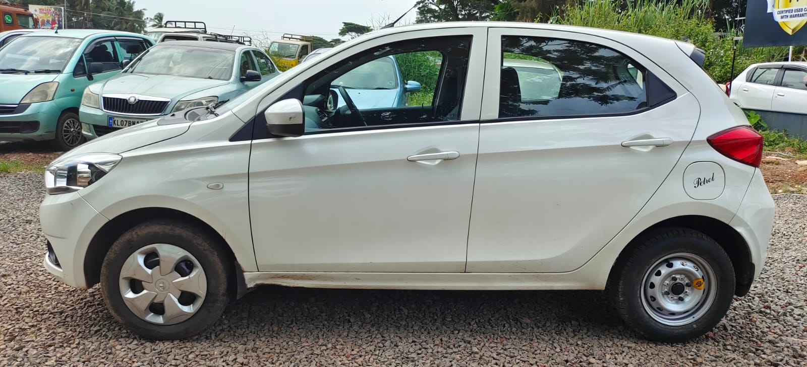 Used Tata Tiago Revotron XT in Kannur 2018 model, India at Best Price.