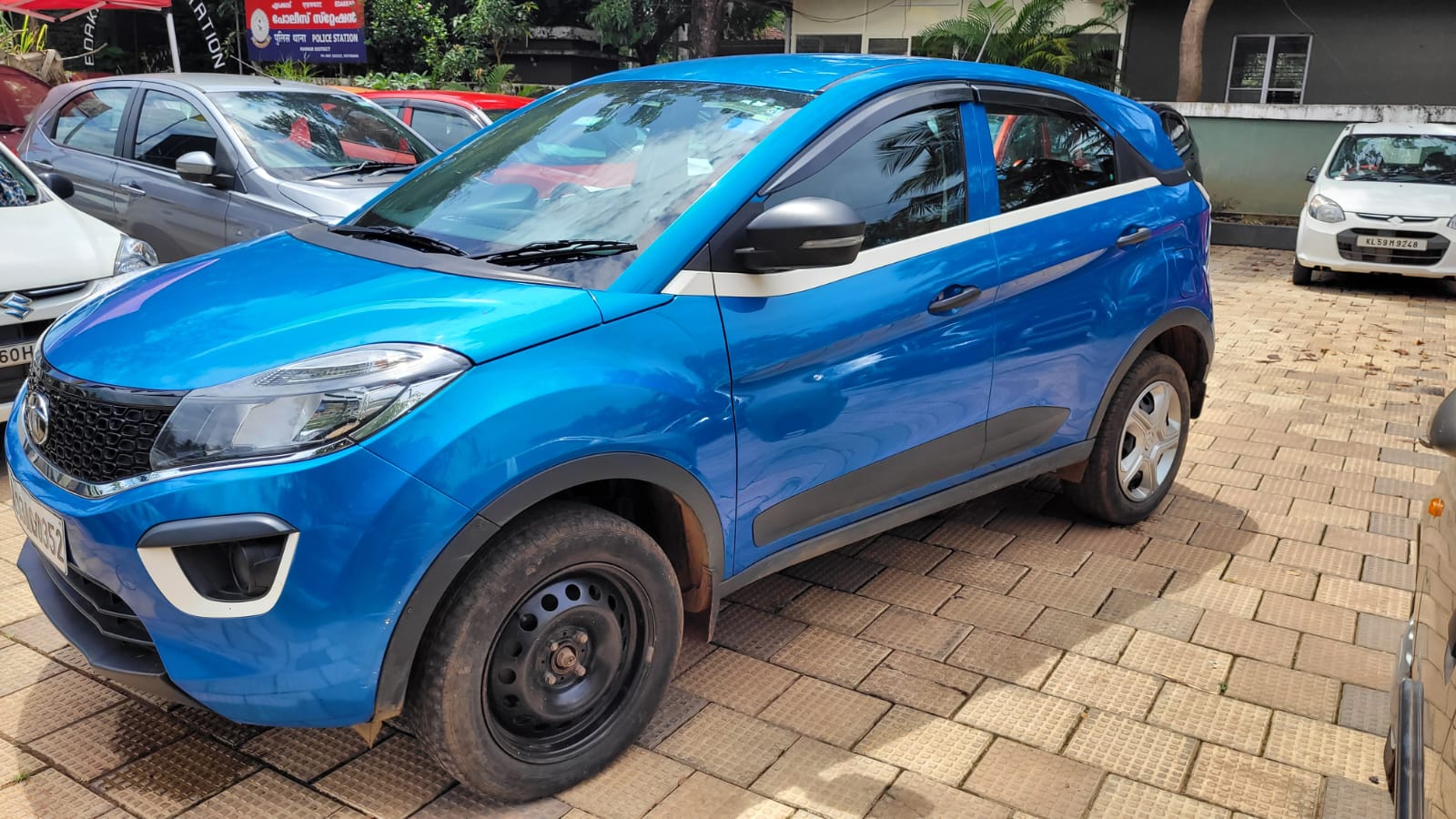Used Tata Nexon Revotron XM in Kannur 2018 model, India at Best Price.