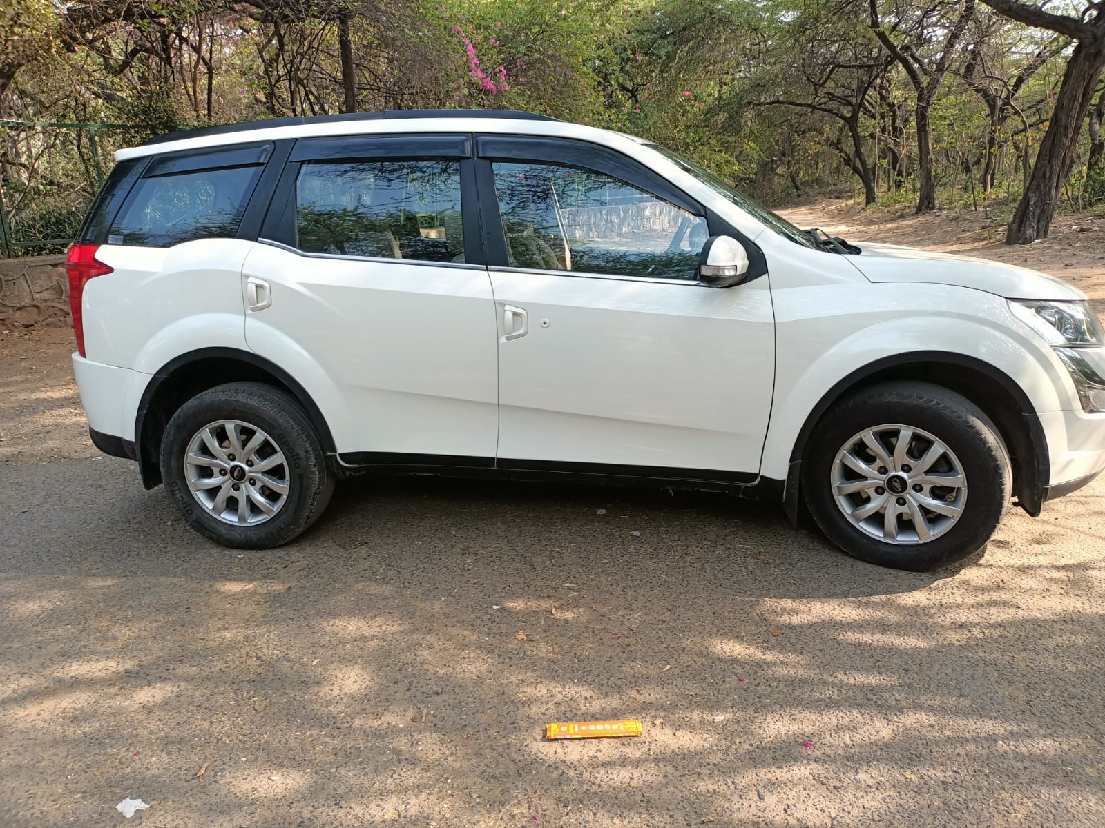 Used Mahindra XUV500 W10 AWD in New Delhi 2018 model, India at Best Price.