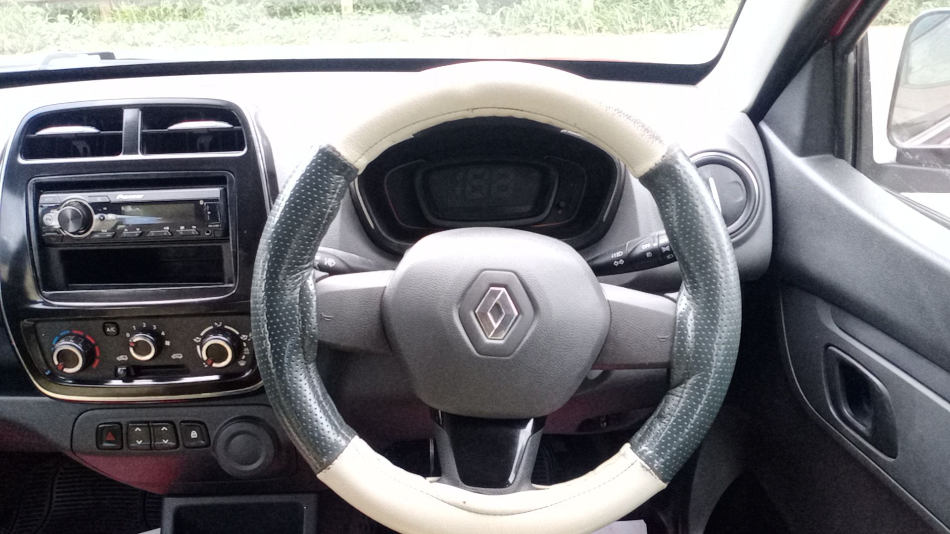 Used Renault Kwid RXT 1.0 BS IV in Coimbatore 2016 model, India at Best ...