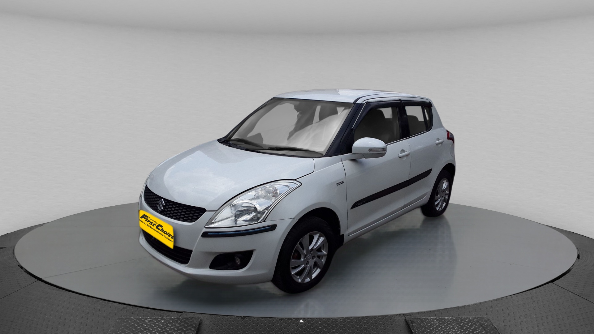 Used Maruti Suzuki Swift ZDI in Surat 2012 model, India at Best Price.