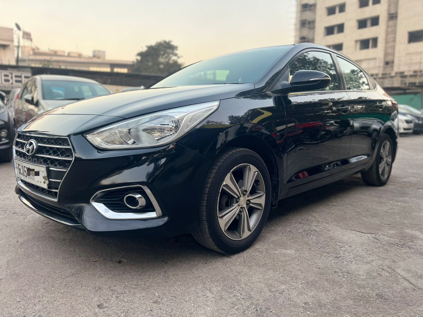 Used Hyundai Verna 1.6 CRDI EX in Surat 2017 model, India at Best Price.