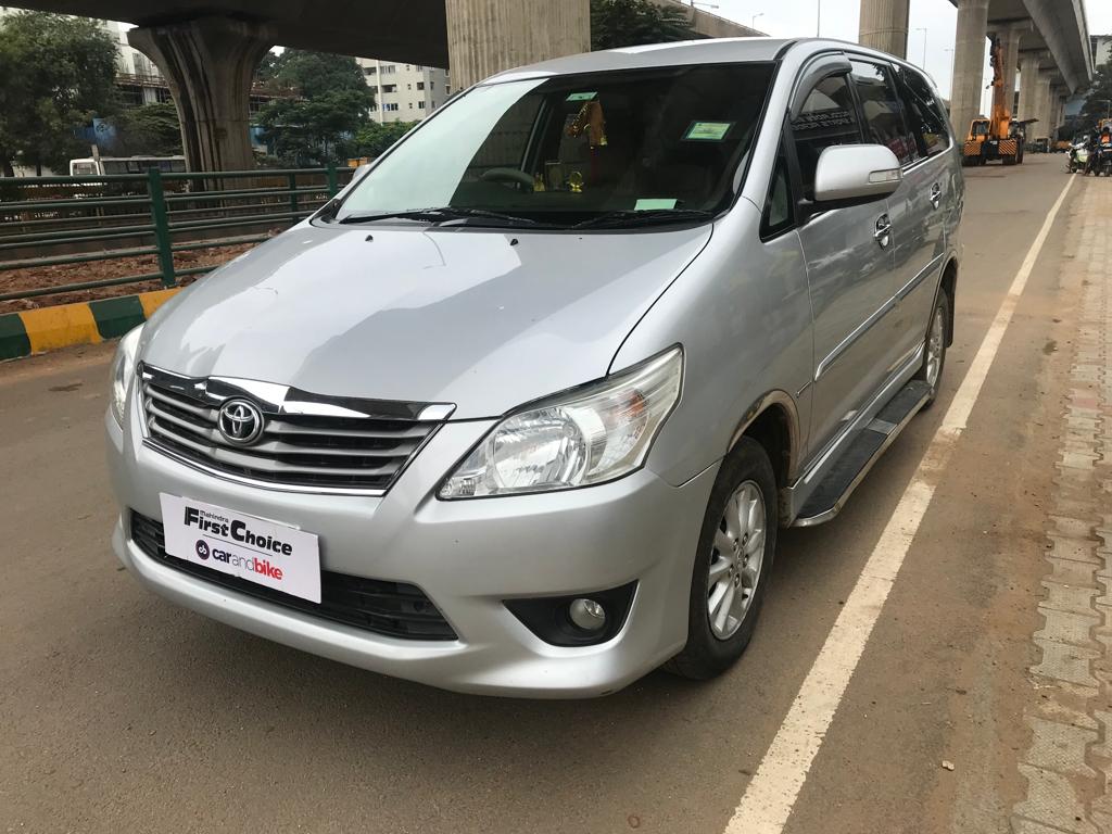 Used Toyota Innova 2.5 V in Bangalore 2012 model, India at Best Price.