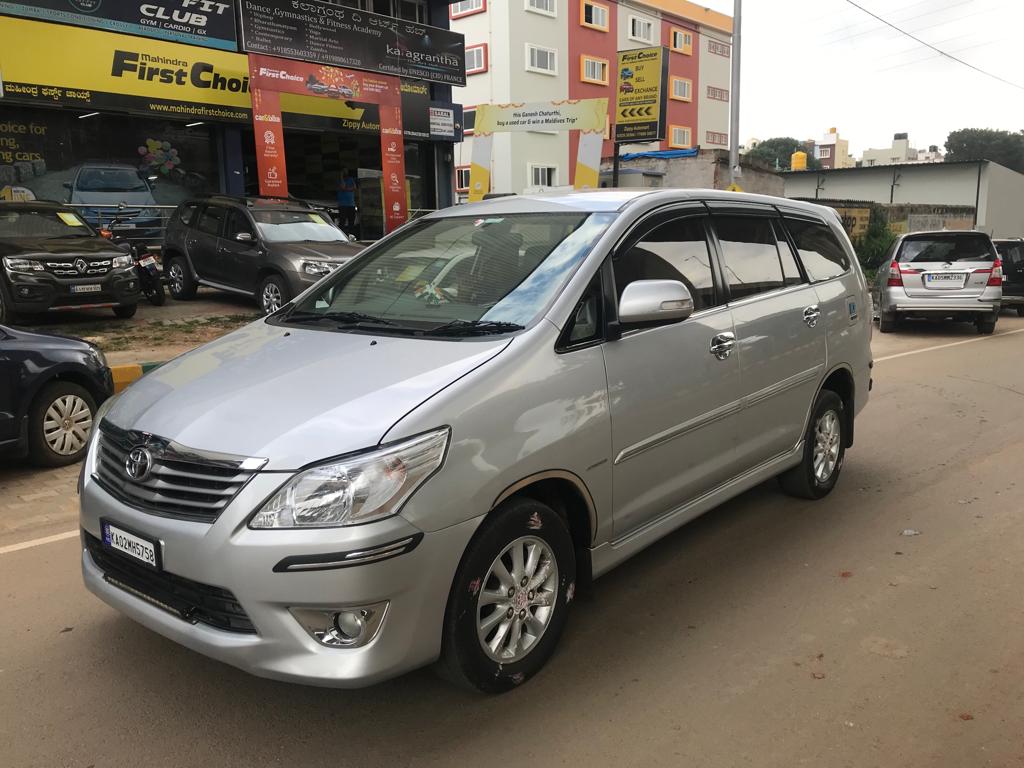 Used Toyota Innova 2.5 V in Bangalore 2013 model, India at Best Price.