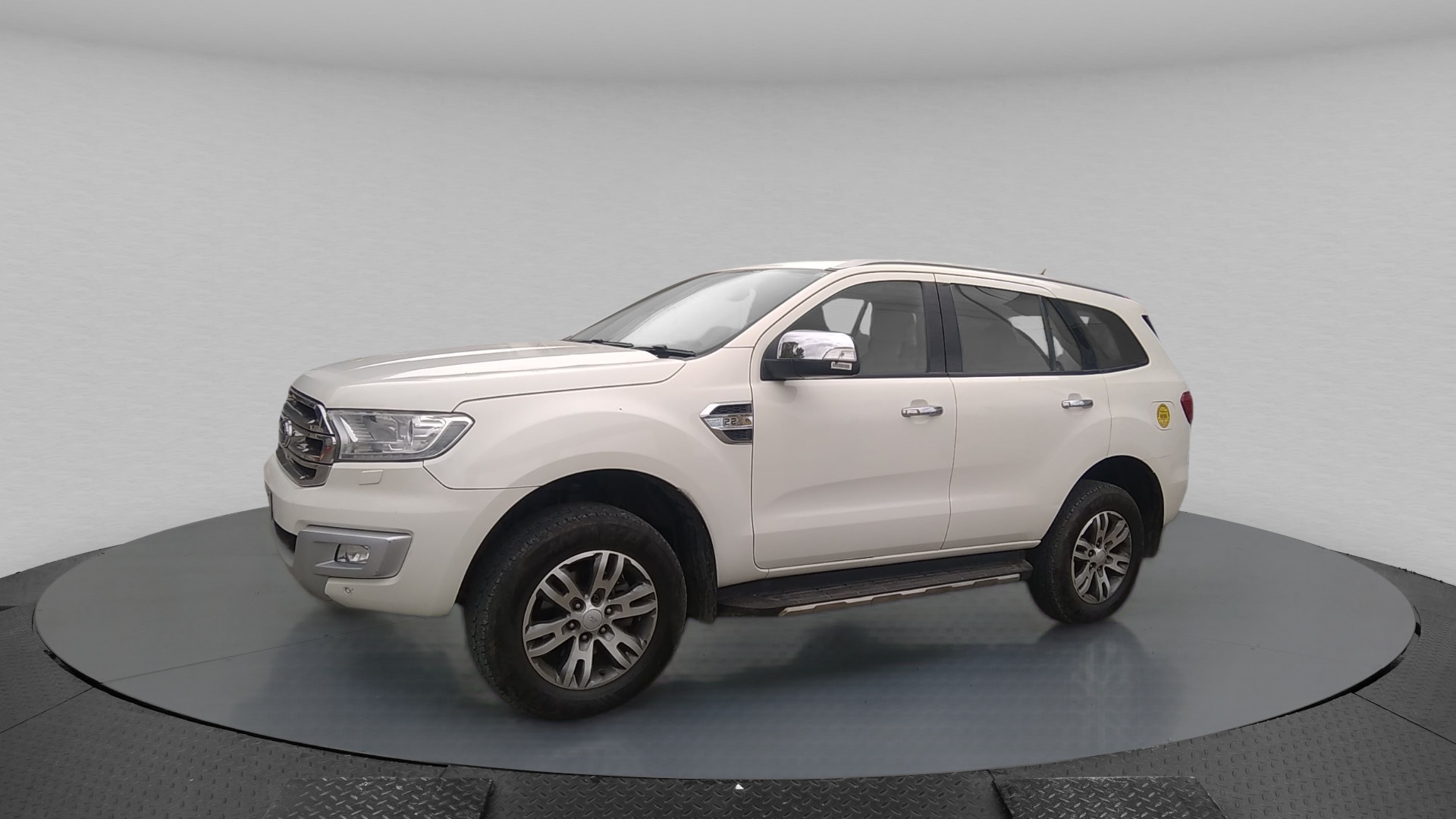 Used Ford Endeavour 2.2L 4X2 AT Titanium in Hosur 2016 model, India at ...