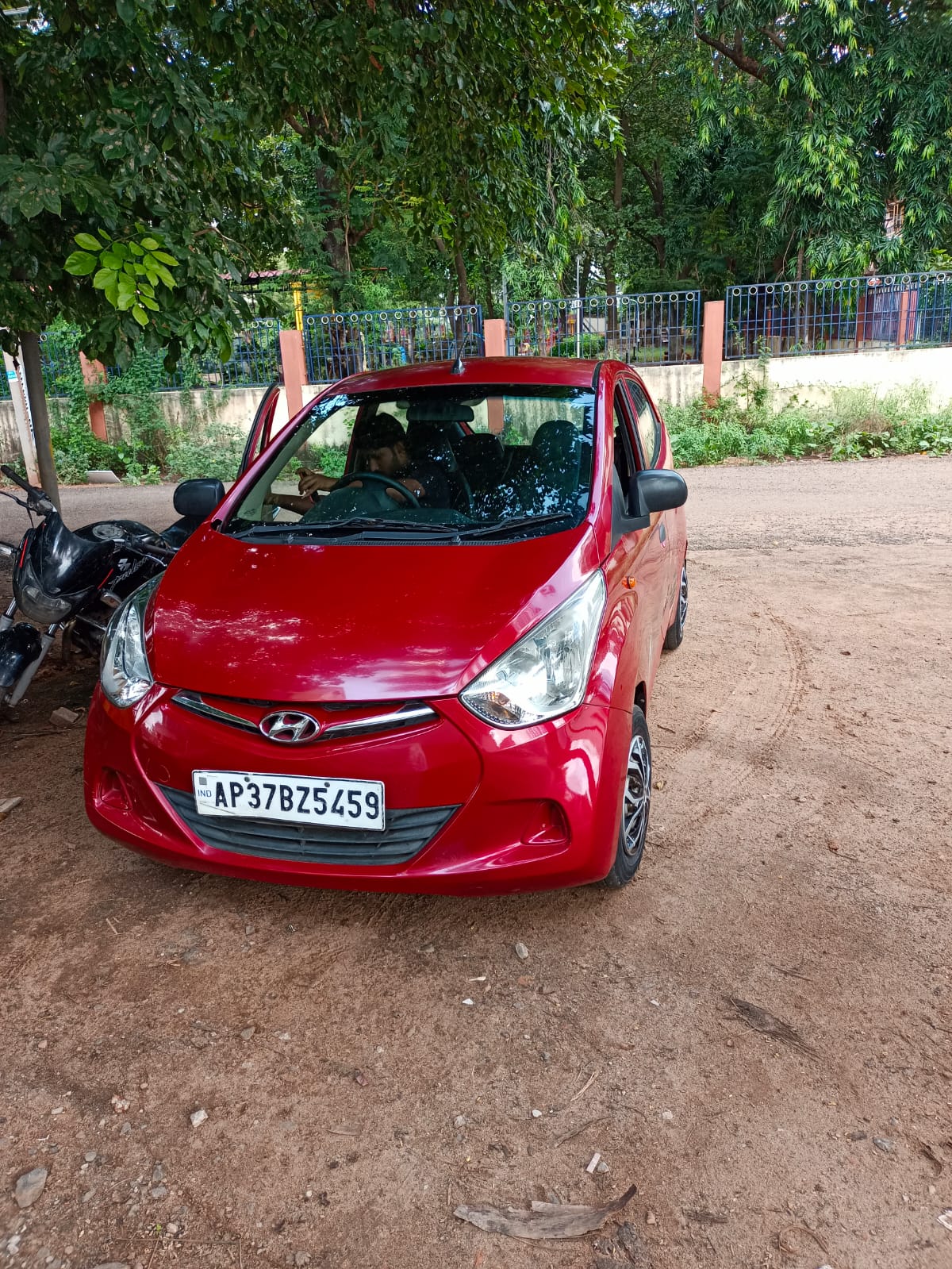 Used Hyundai EON Era Plus in Nellore 2014 model, India at Best Price.