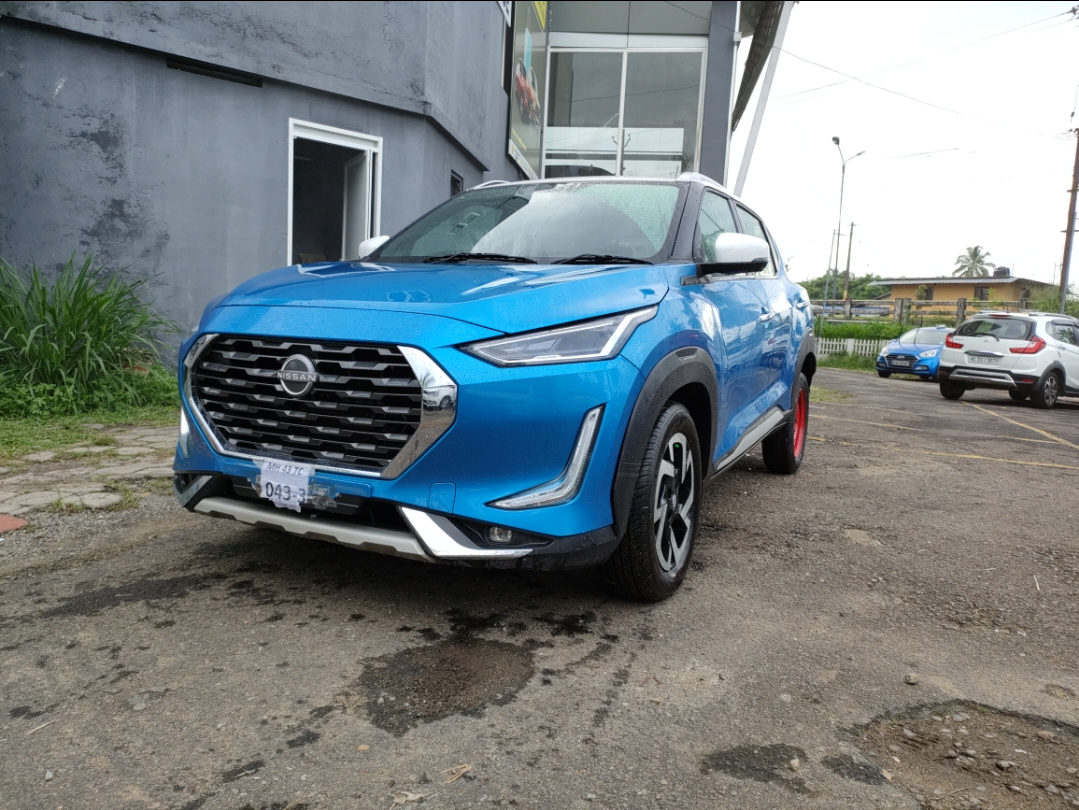 Nissan Magnite Xv Turbo Dual Tone 1.0 Cvt - Mahindra First Choice