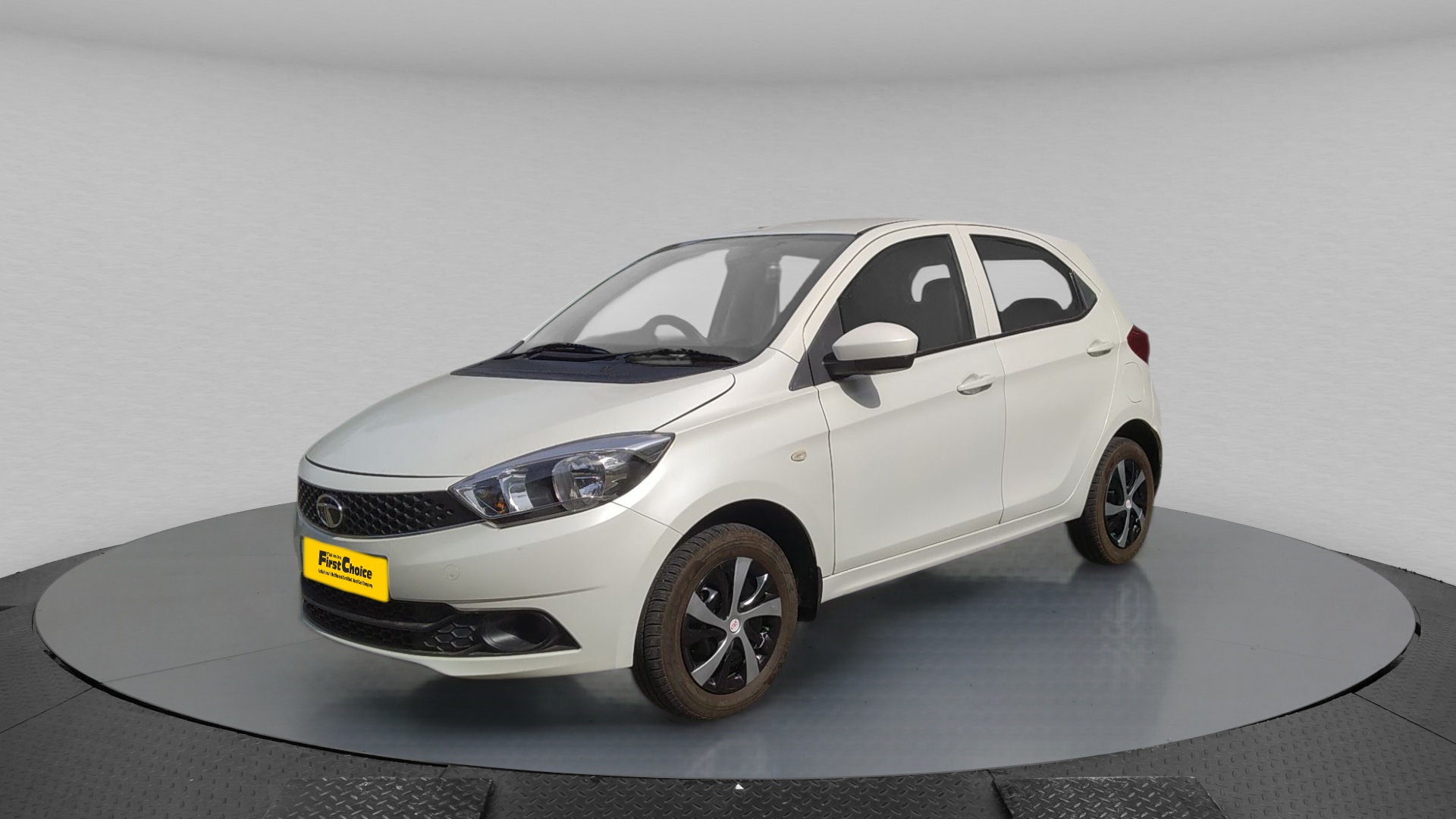 Used Tata Tiago Revotron XT in Kozhikode 2018 model, India at Best Price.