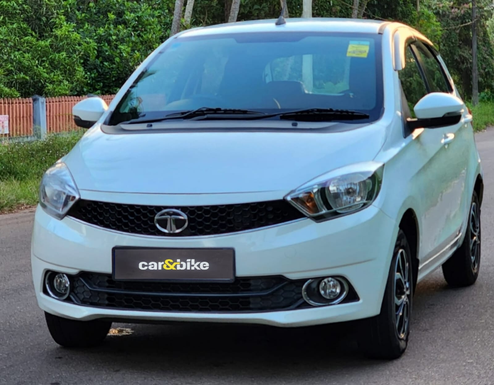 Used Tata Tiago Revotron XE in Kozhikode 2018 model, India at Best Price.