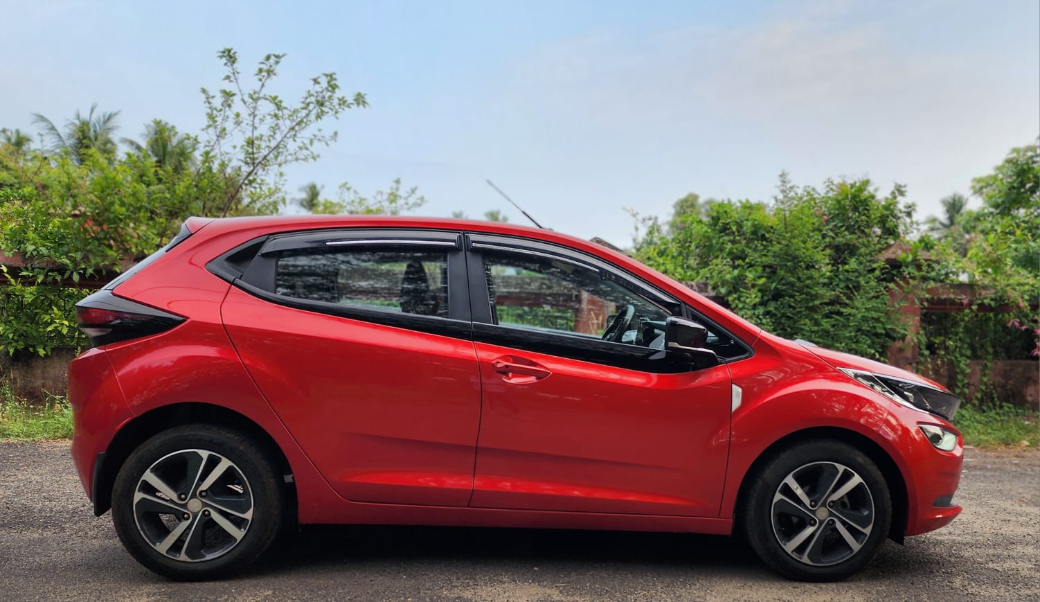 Used Tata Altroz XZ Petrol in Kozhikode 2020 model, India at Best Price.