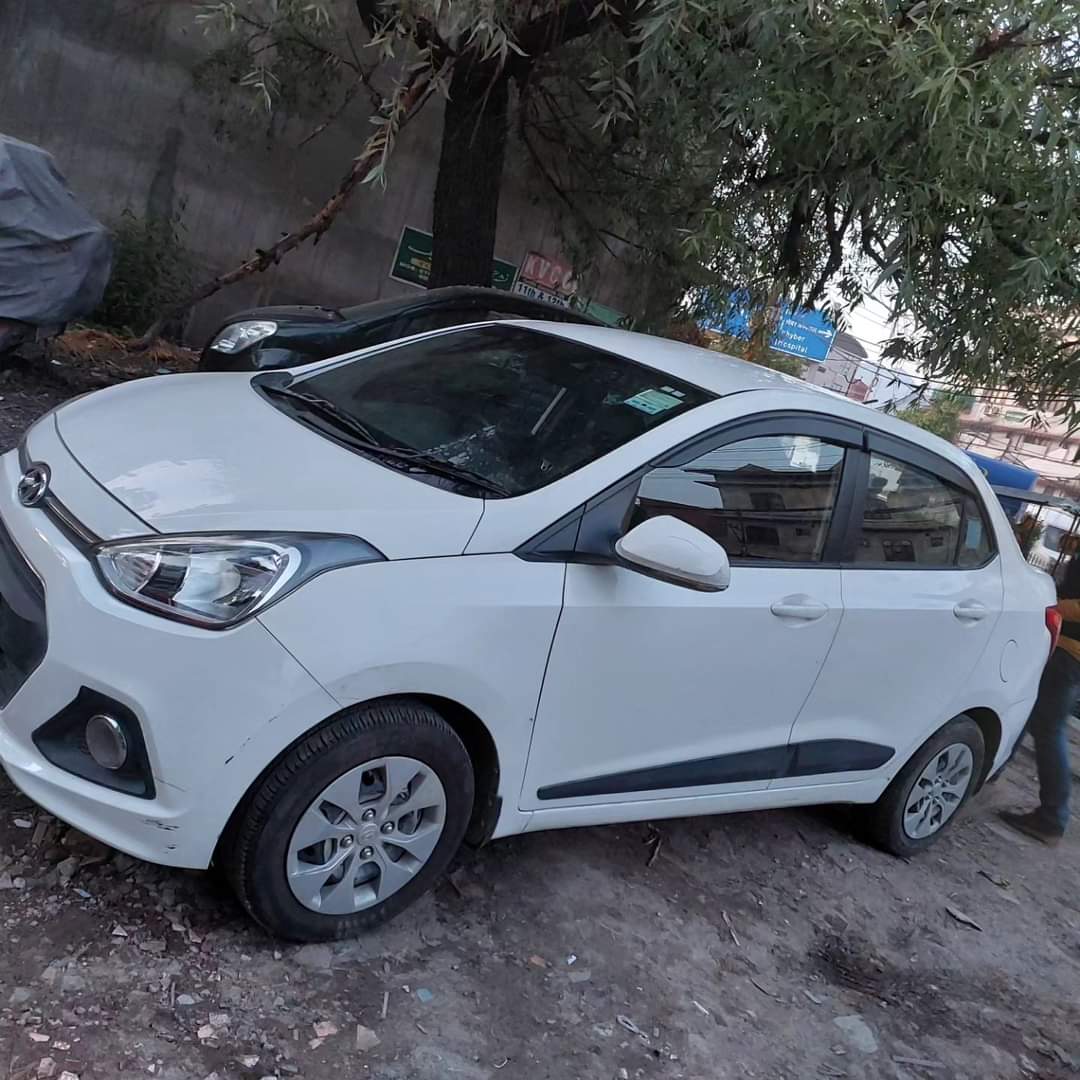 Used Hyundai Xcent Base ABS Petrol in Srinagar 2015 model, India at ...