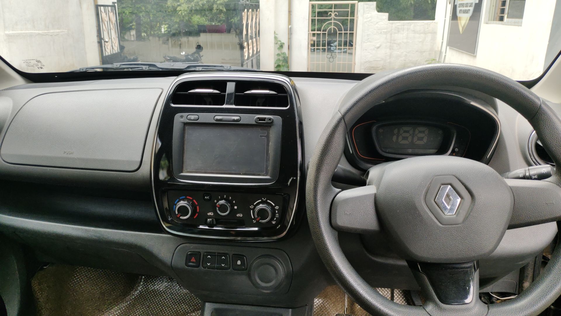 Used Renault Kwid RXT 1.0 BS IV in Visakhapatnam 2016 model, India at ...