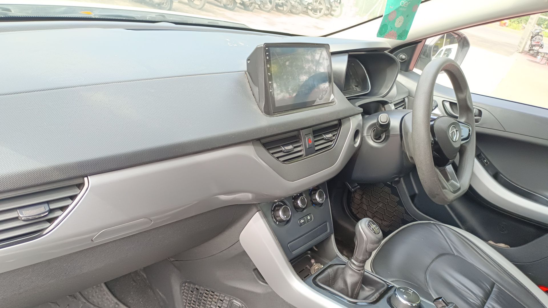 Used Tata Nexon Revotorq XE in Indore 2020 model, India at Best Price.