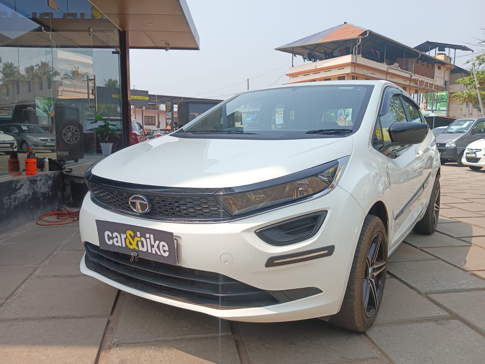 Used Tata Altroz XE Petrol in Kannur 2020 model, India at Best Price.