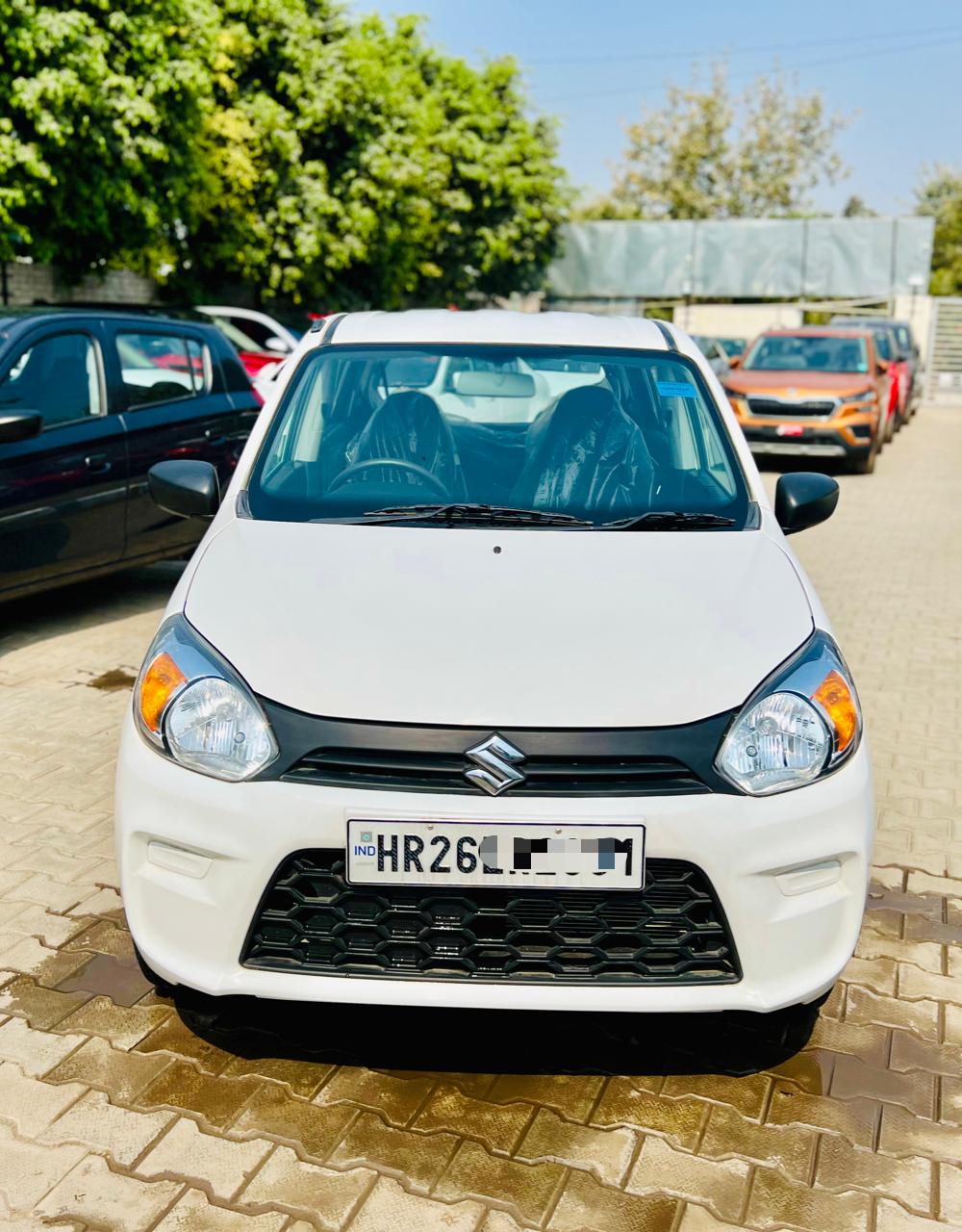 Mahindra Tuv 300 T8 - Mahindra First Choice