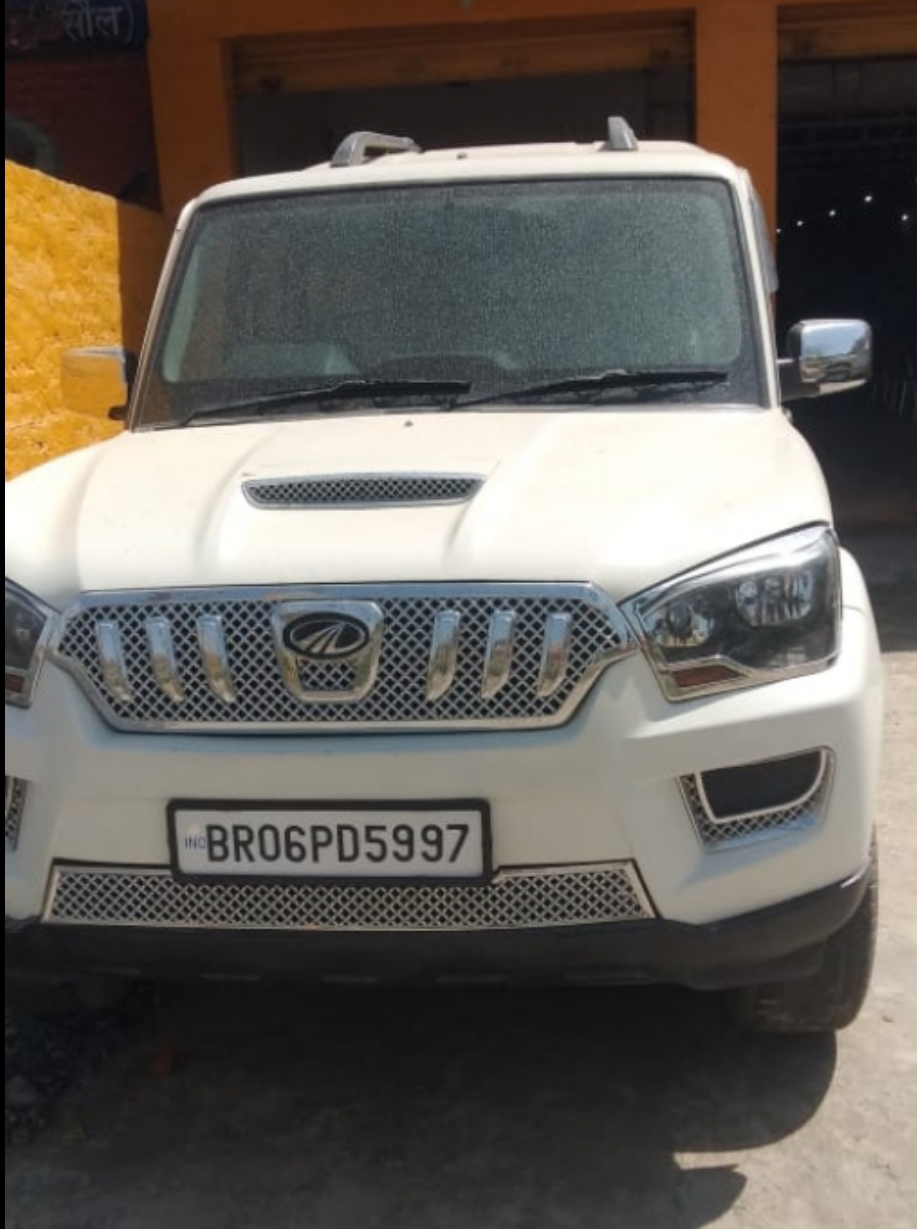Used Mahindra Scorpio S4 2WD in Bettiah 2017 model, India at Best Price.