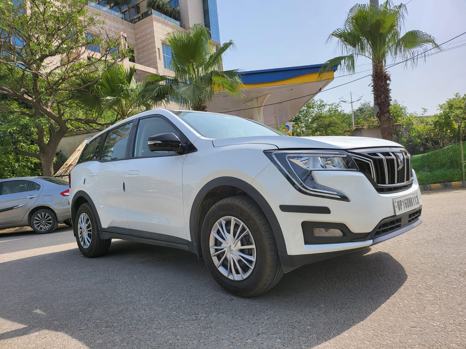 Used Mahindra XUV700 AX3 AT Petrol 5 STR in New Delhi 2022 model, India ...