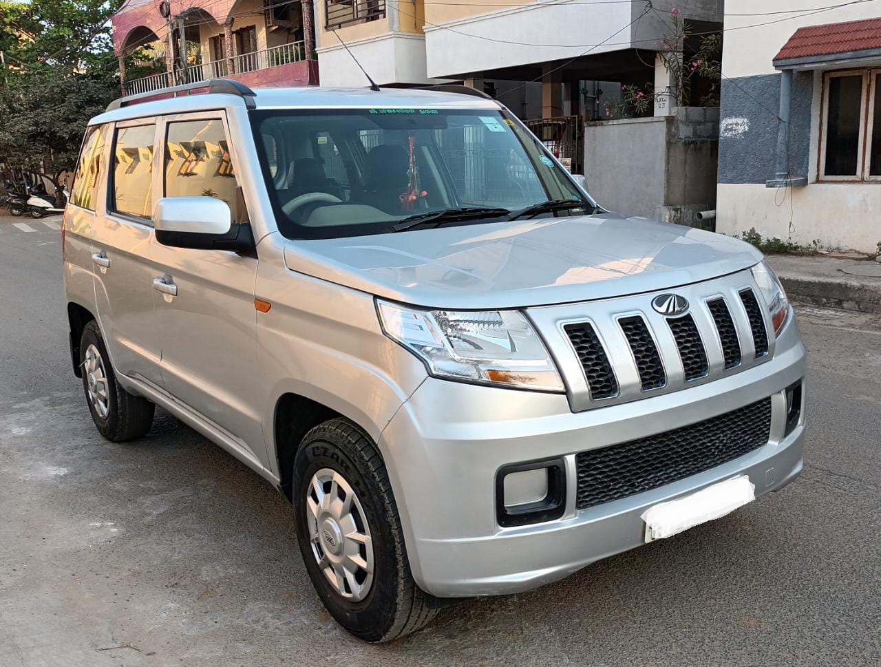 Mahindra Tuv 300 T6 Plus - Mahindra First Choice
