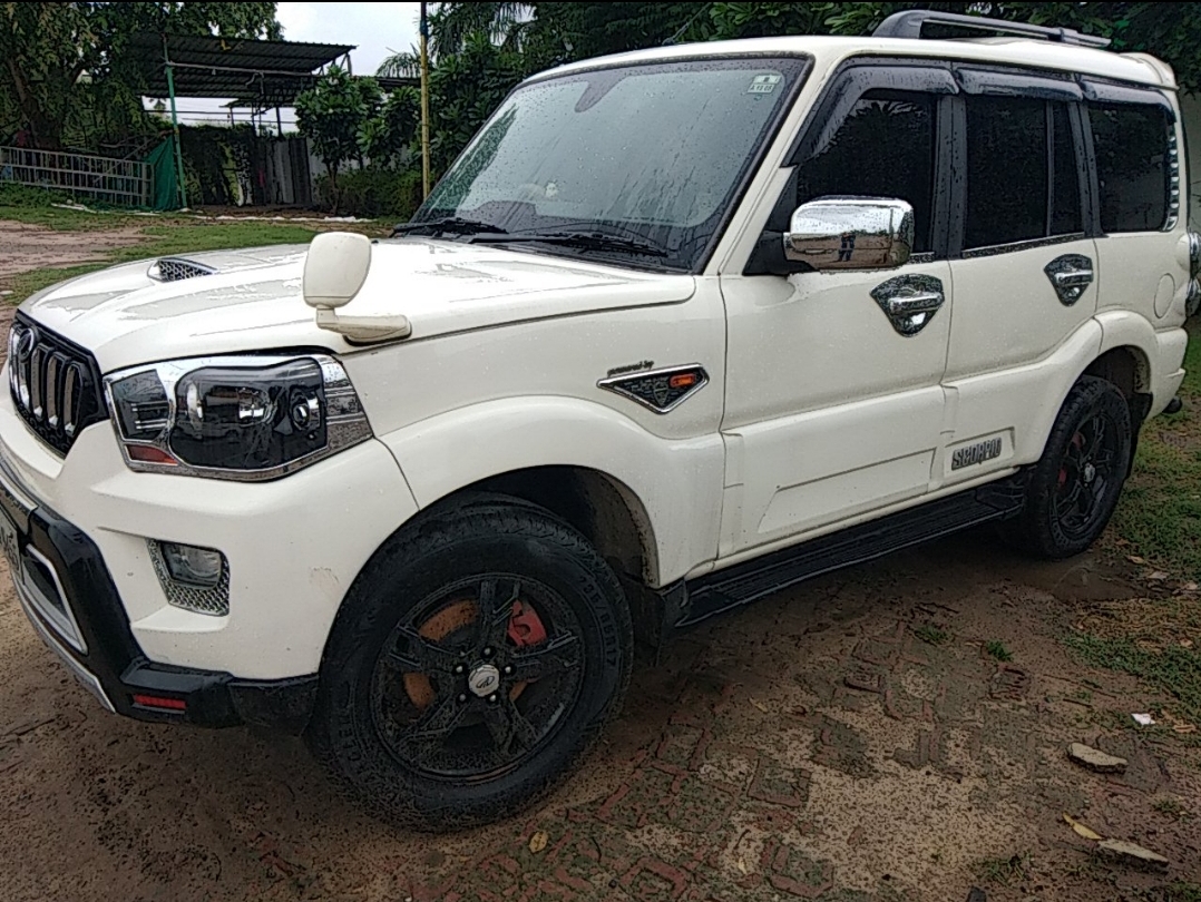 Used Mahindra Scorpio S10 4WD in Bhojpur 2015 model, India at Best Price.