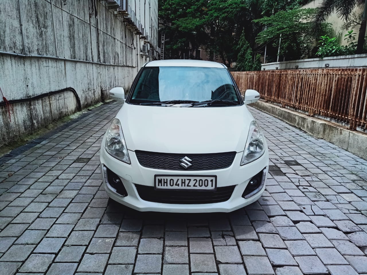 Used Maruti Suzuki Swift VDI in Thane 2017 model, India at Best Price.