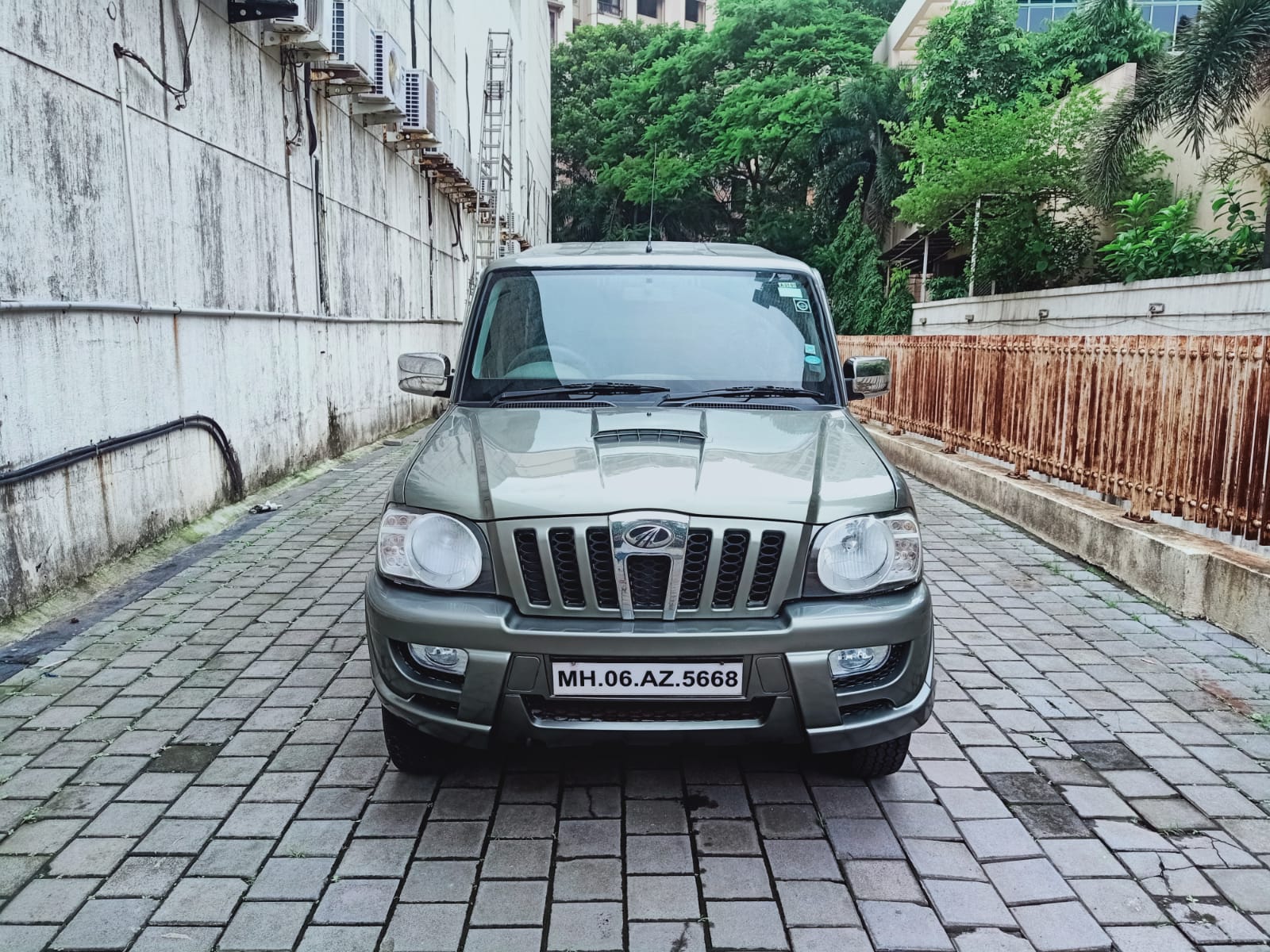 Used Mahindra Scorpio LX BS 4 in Thane 2011 model, India at Best Price.