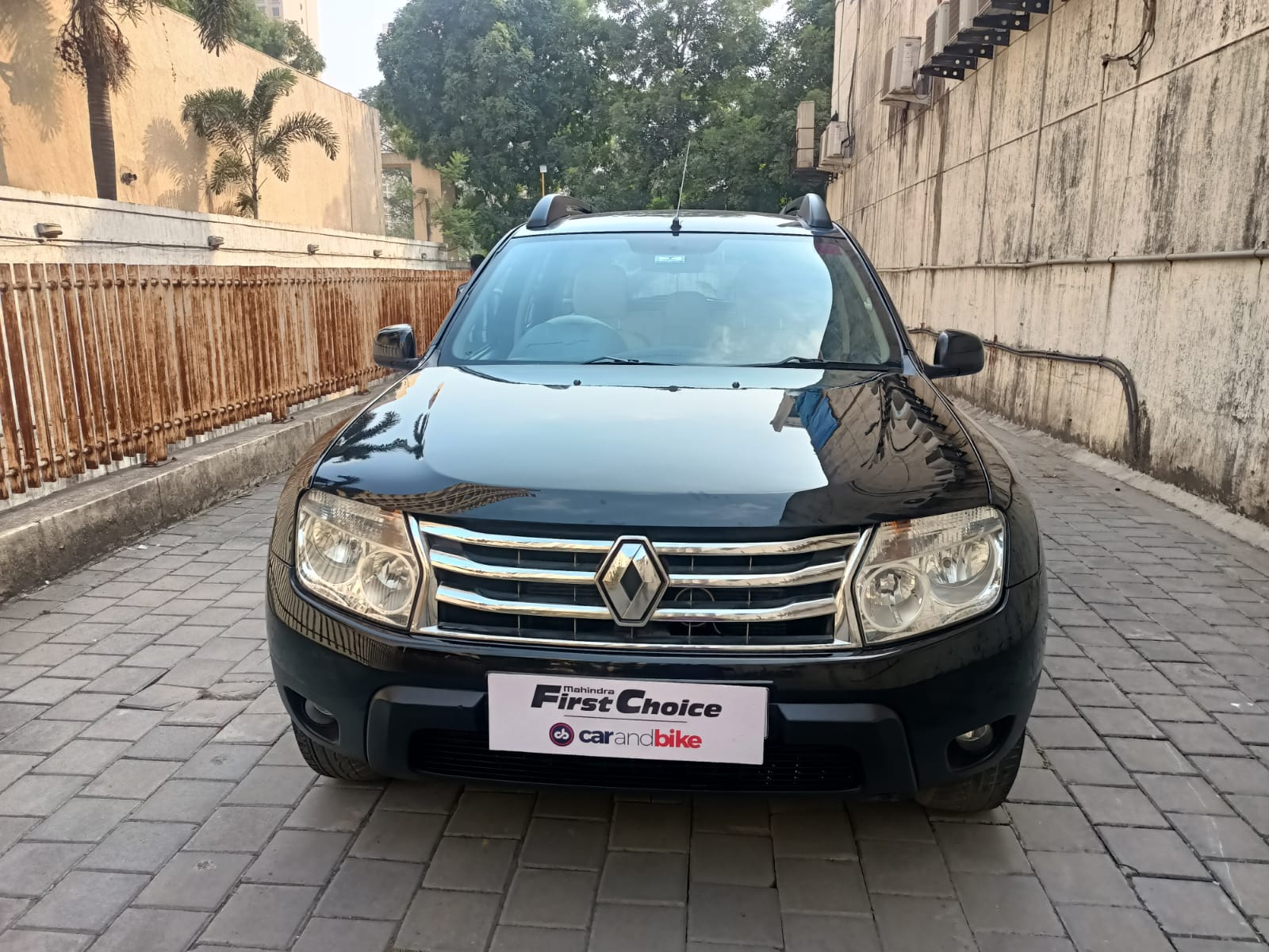 Used Renault Duster Petrol RXL in Thane 2014 model, India at Best Price.