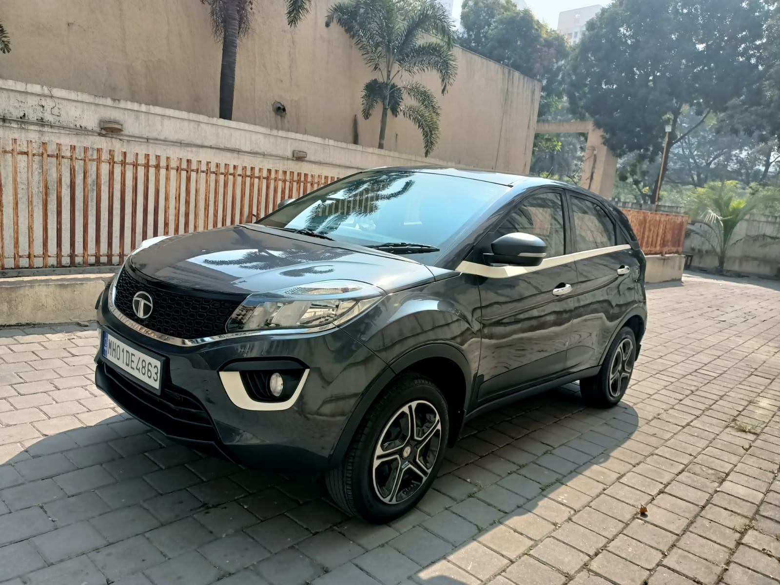 Used Tata Nexon Revotron XM in Thane 2019 model, India at Best Price.