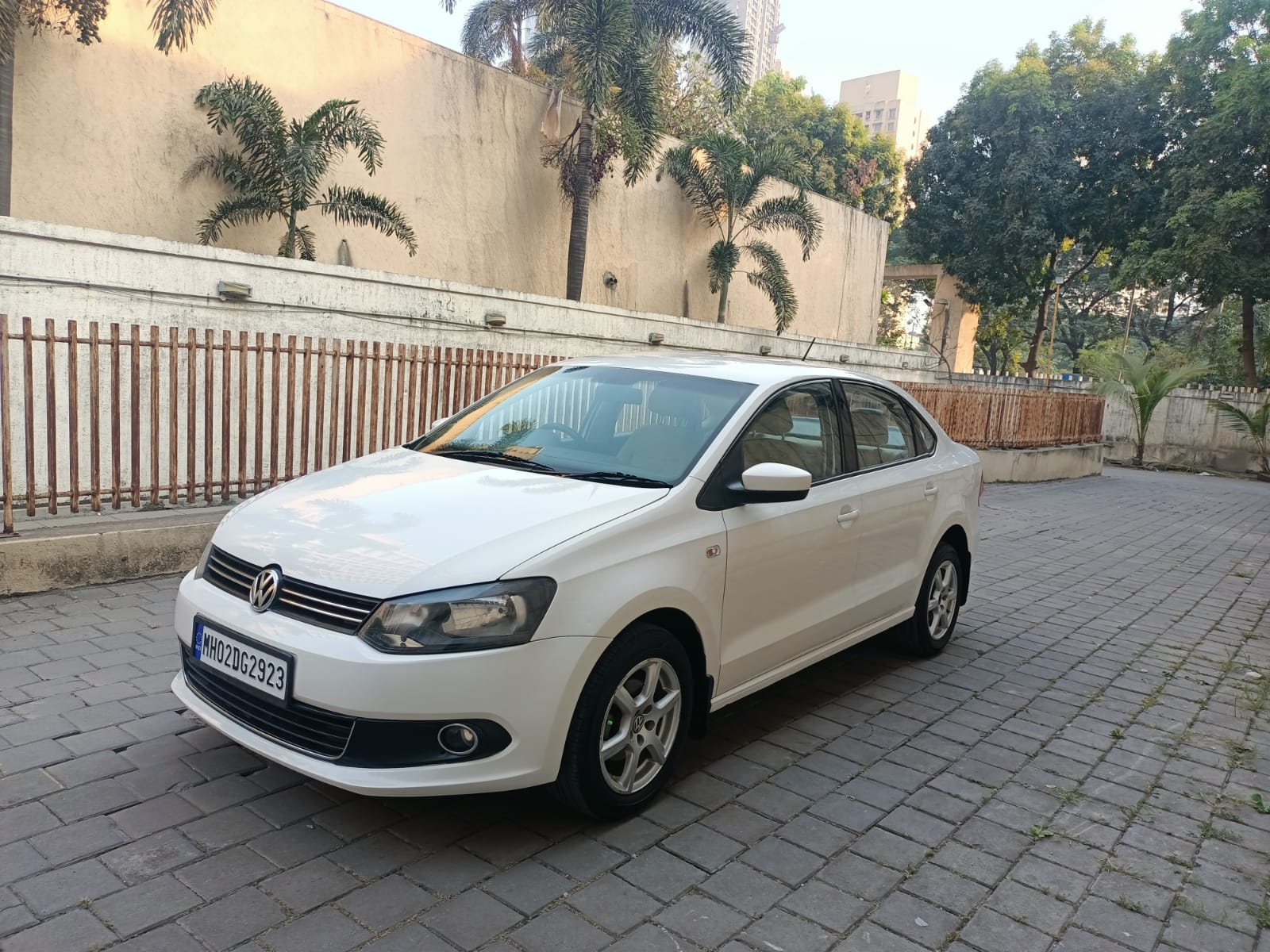 Used Volkswagen Vento 1.2 L TSI Comfortline Petrol AT in Thane 2013 ...