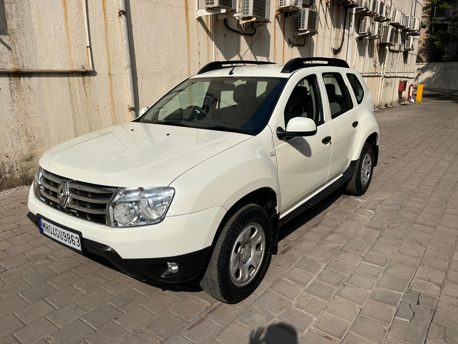 Used Renault Duster Petrol RXL in Thane 2015 model, India at Best Price.