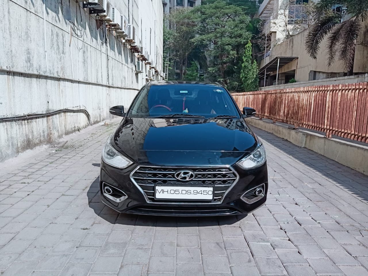 Used Hyundai Verna 1.6 CRDi SX AT in Thane 2018 model, India at Best Price.
