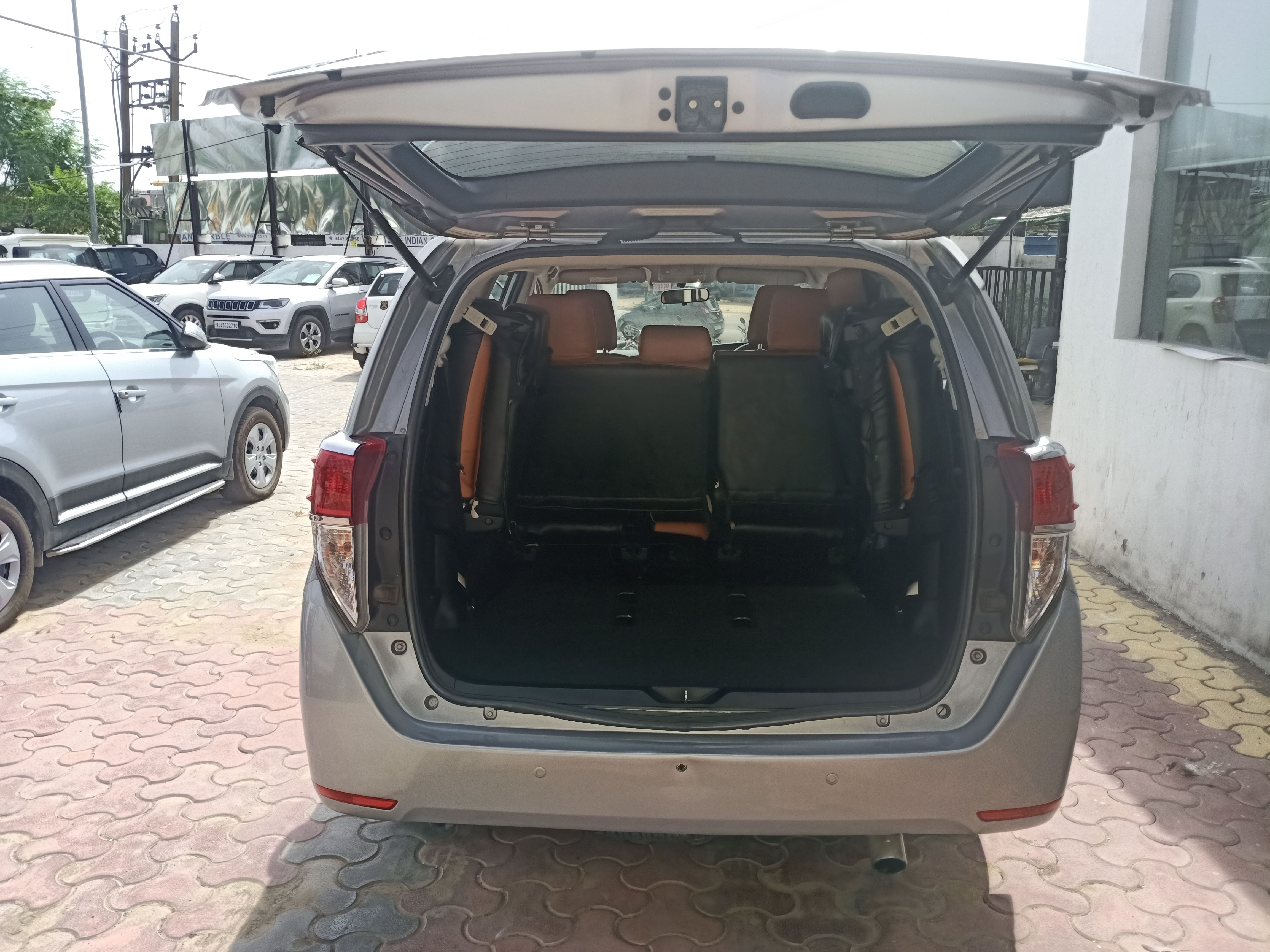 Used Toyota Innova Crysta 2.8 GX AT 7-Seater in Jaipur 2019 model ...