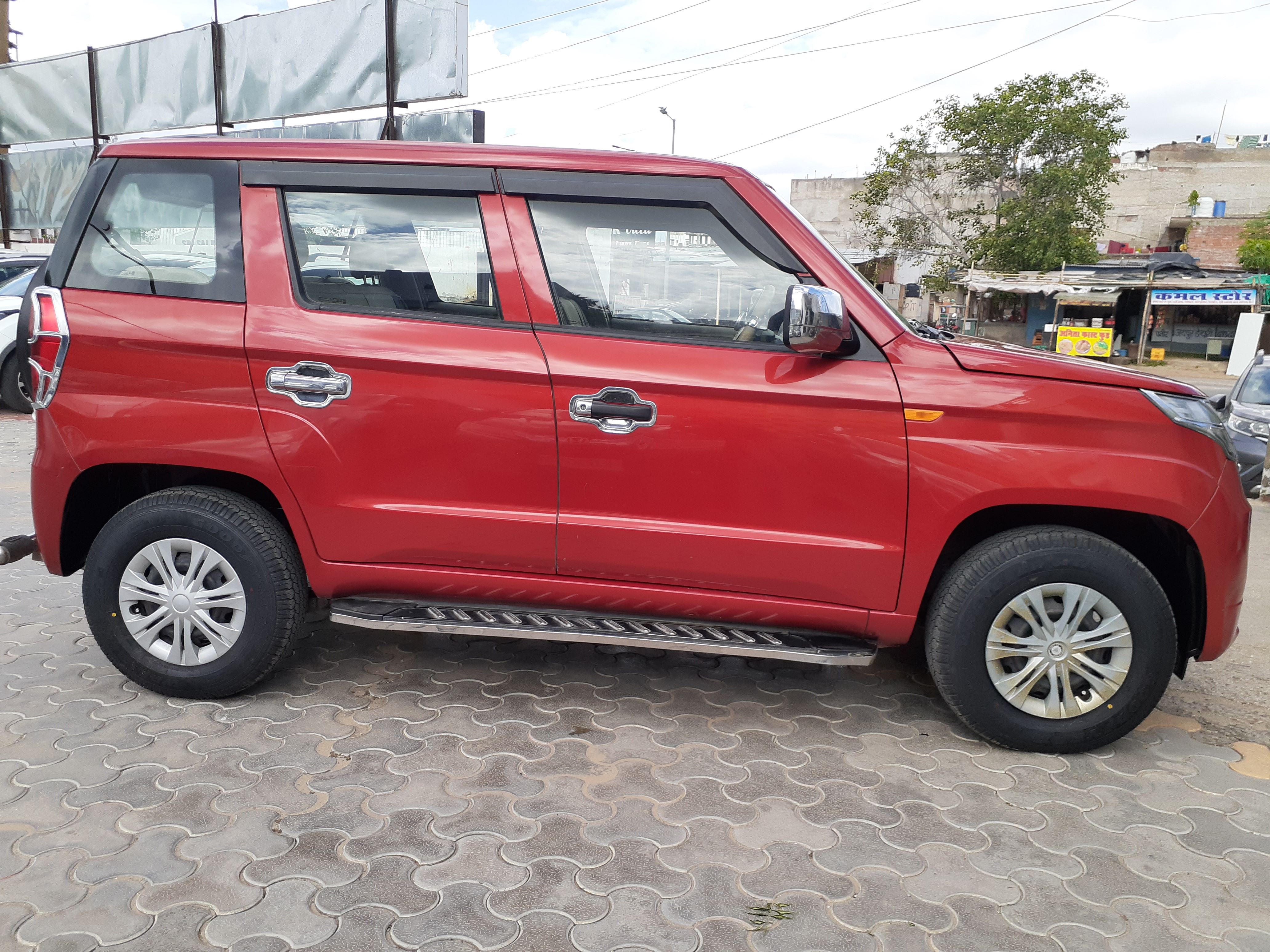 Used Mahindra TUV300 T4 Plus in Jaipur 2016 model, India at Best Price.