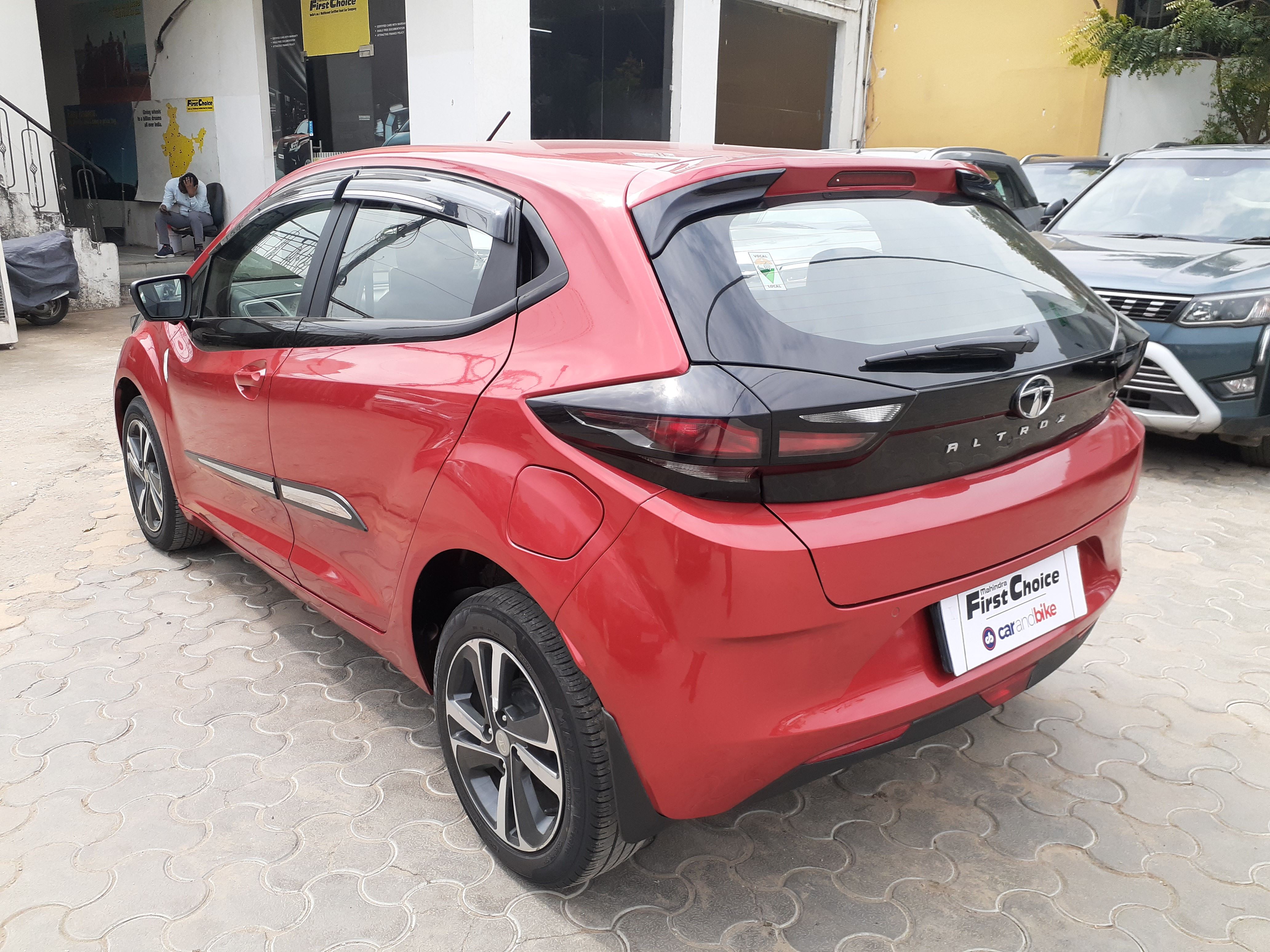 Used Tata Altroz XZ Petrol in Jaipur 2021 model, India at Best Price.
