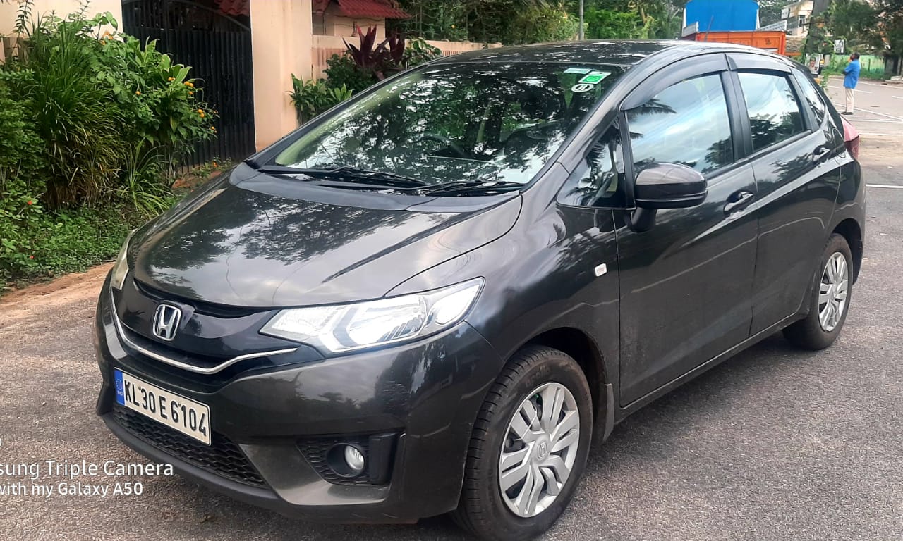 Used Honda Jazz SV MT Petrol in Kollam 2016 model, India at Best Price.