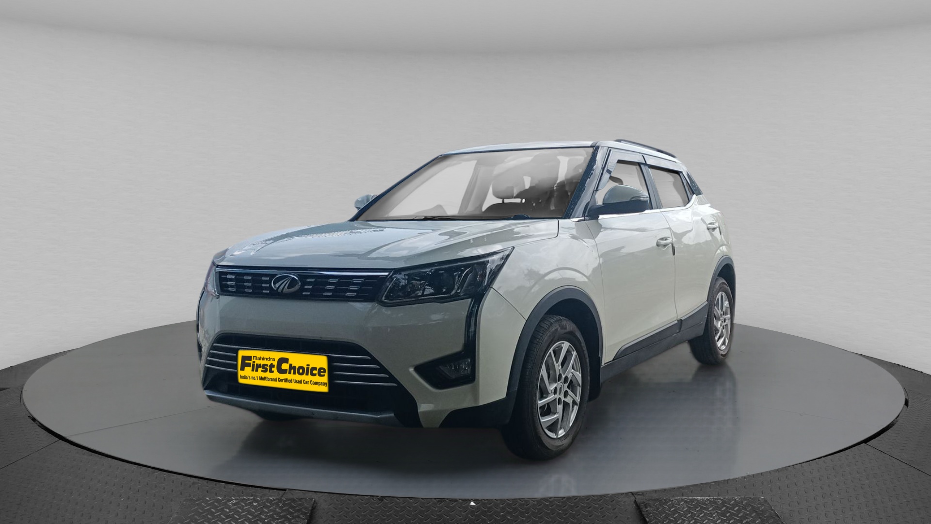 Used Mahindra XUV300 W8 Diesel in Rudrapur 2022 model, India at Best Price.